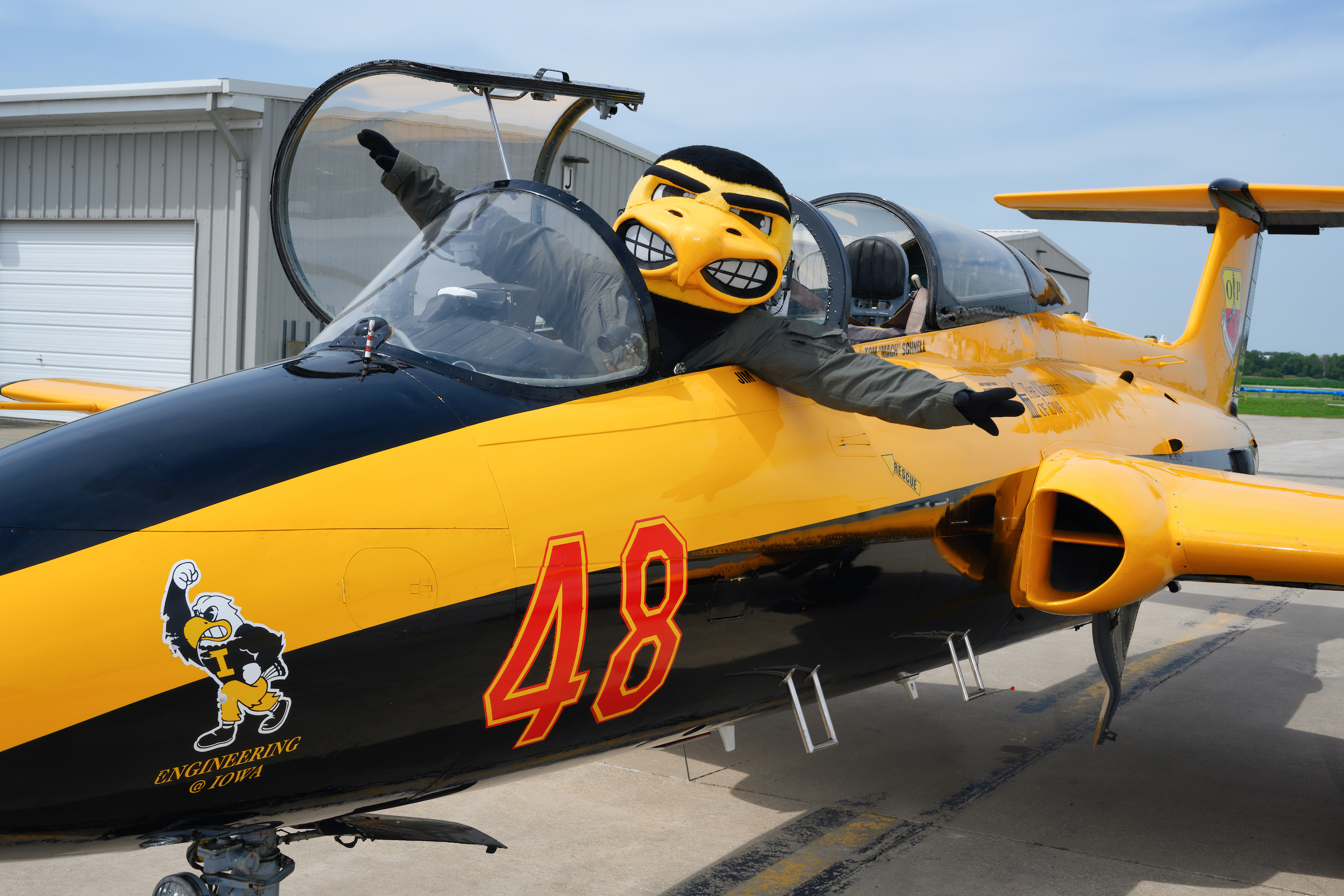 OPL's Mi-2 helicopters and L-29 jet win in Iowa DOT photo contest ...